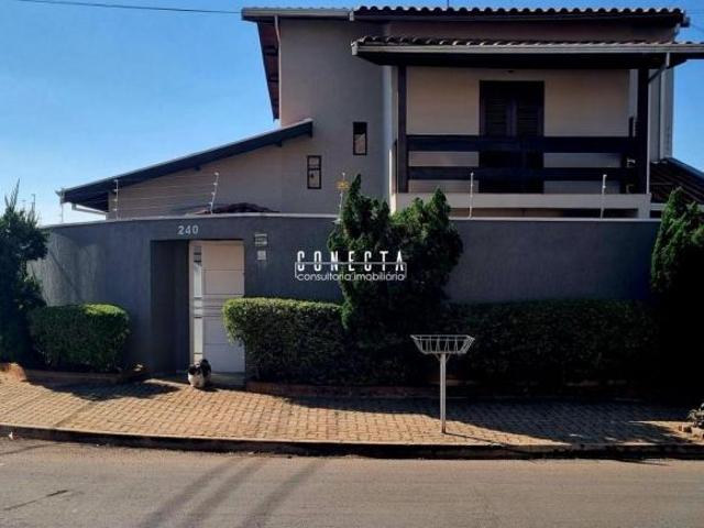 Sobrado de esquina, Jardim Regina, 5 quartos, 2 suítes, 258 m²