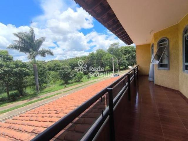 Sobrado de esquina na Candangolândia