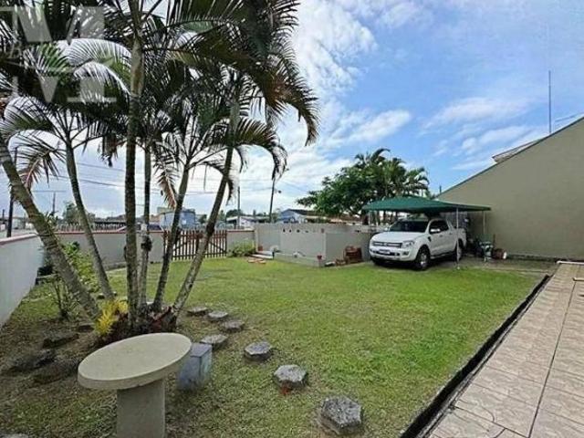 SOBRADO DE ESQUINA, PISCINA, MOBILIADO HÁ 300 METROS DA PRAIA. EXCELENTE LOCALIZAÇÃO DE GAIVOTAS /