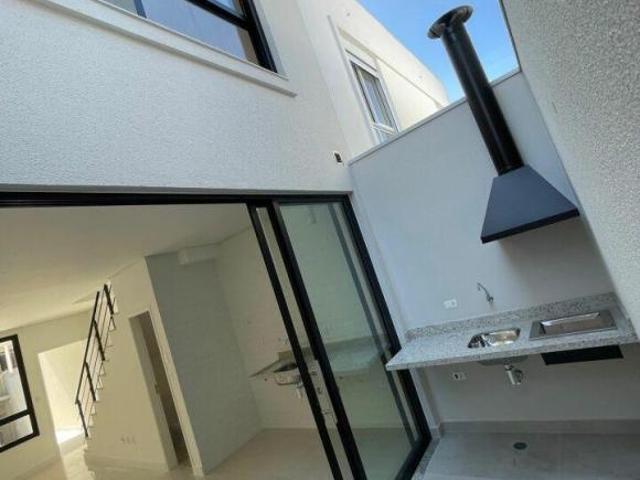 Sobrado de fino acabamento de 3 dormitórios 113m² área construída