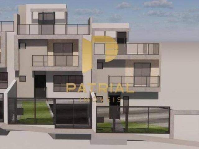 Sobrado de frente para a rua localizado no bairro Abranches