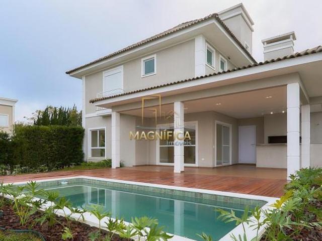 Sobrado de Luxo 446m² Úteis | 4 Quartos | Piscina