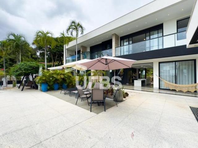 Sobrado de Luxo 640 m² Vista Panorâmica para Goiânia