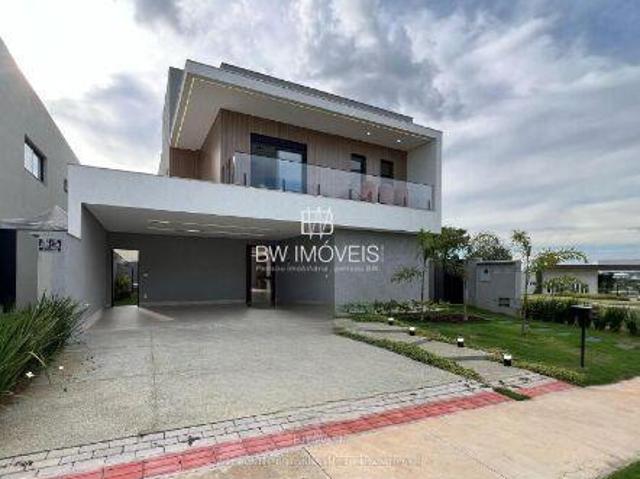 Sobrado de Luxo com 4 Suítes no Parqville Jacarandá – Pronto para Morar