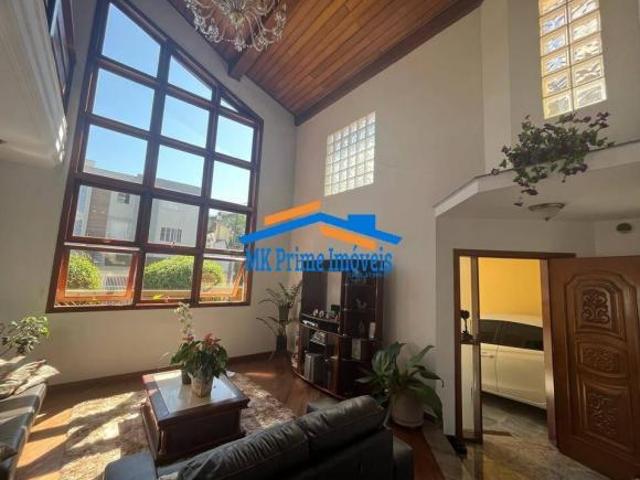 Sobrado de Luxo no Parque dos Príncipes: 5 Dorms, 3 Suítes e Lareira!