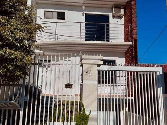 Sobrado de suites no Portão
