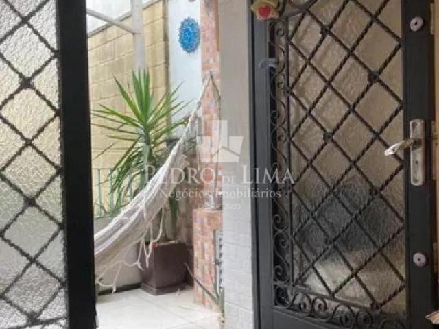 Sobrado de Vila 2 quartos sendo 1 suíte 1 vaga de garagem na Vila Prudente