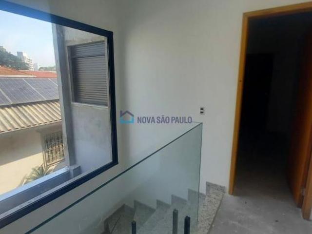 Sobrado de Vila com 2 suites, 2 vagas!