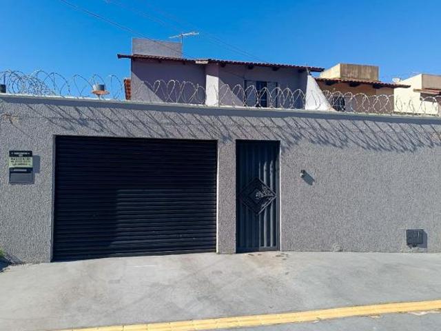 Sobrado de 140m² com 04 suítes á venda no Setor Jardim América Goiânia GO