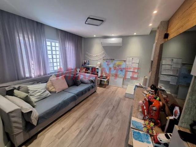 Sobrado de 144m² com 3 quartos