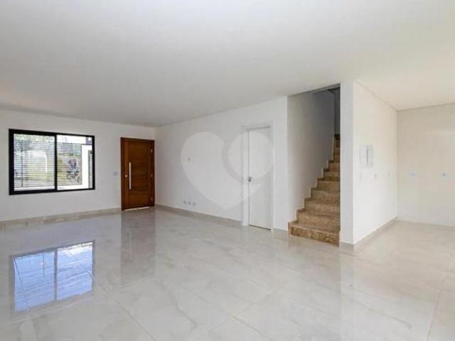 Sobrado de 149m² a venda no Santa Felicidade