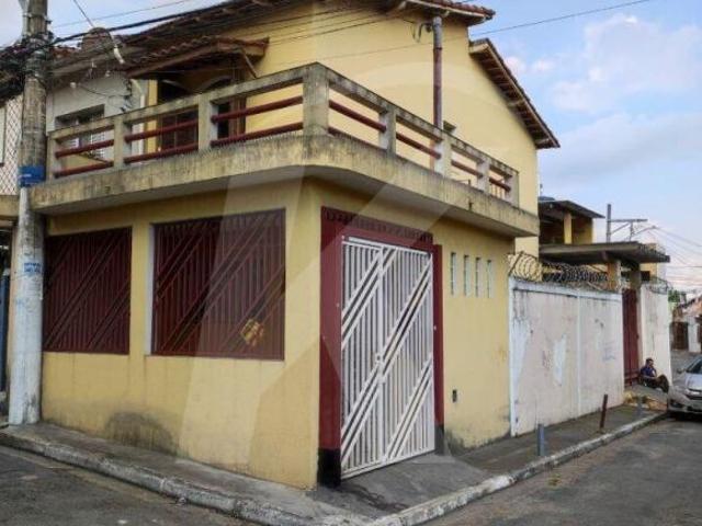Sobrado de 150 mts², 02 quartos, 02 vagas, na Vila Constança