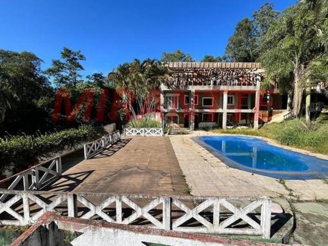 Sobrado de 152.4m² com 4 quartos