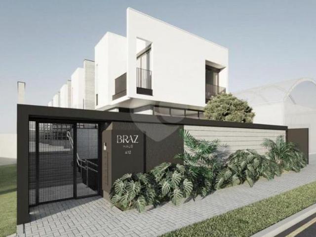 Sobrado de 152m² a venda no Santa Felicidade