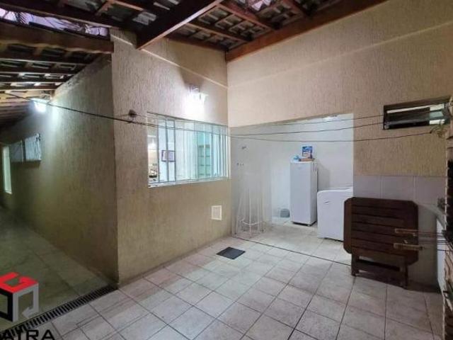Sobrado de 155m² no Vila Moinho Velho, 3 dormitórios sendo 1 suite,closets, sala de estar, sala de T
