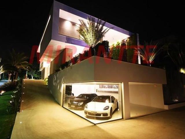 Sobrado de 1566m² com 6 quartos