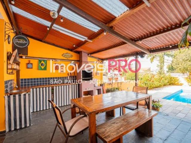 Sobrado de 167m2 no Campo Belo com 3 dorm e 2 vagas