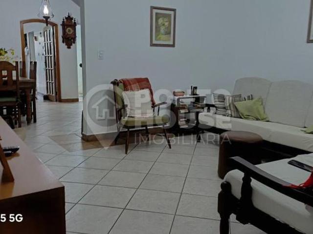 Sobrado de 165 m2 a venda em Mirandópolis com 03 dormitórios, suíte e 02 vagas