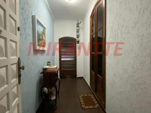 Sobrado de 170m² com 4 quartos em Água Fria