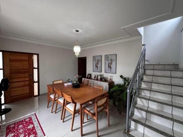 Sobrado de 170m² no Parque das Árvores SP