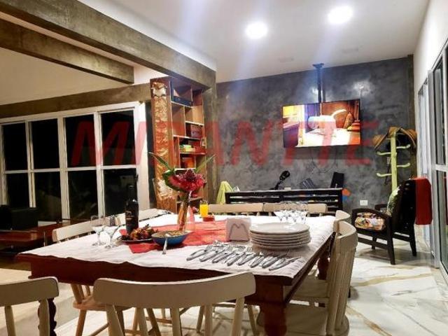 Sobrado de 177m² com 2 quartos