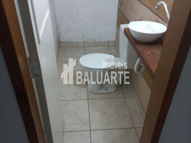 Sobrado de 180 m2 á venda com salão comercial