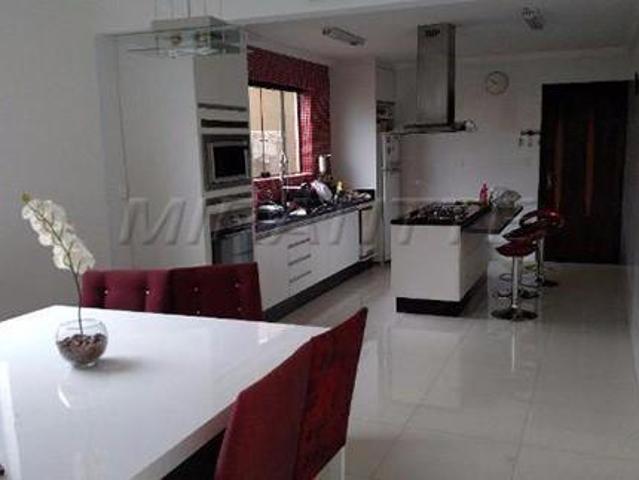 Sobrado de 180m² com 3 quartos