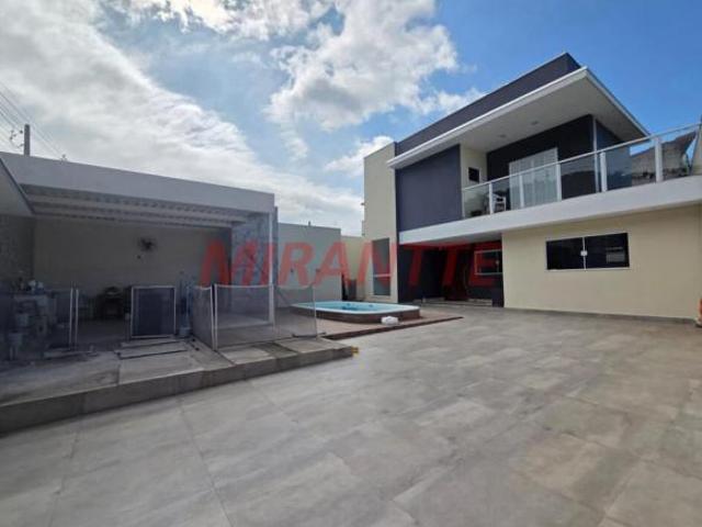 Sobrado de 180m² com 4 quartos