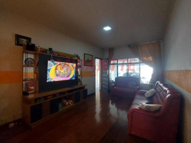 Sobrado de 182m² com 4 quartos