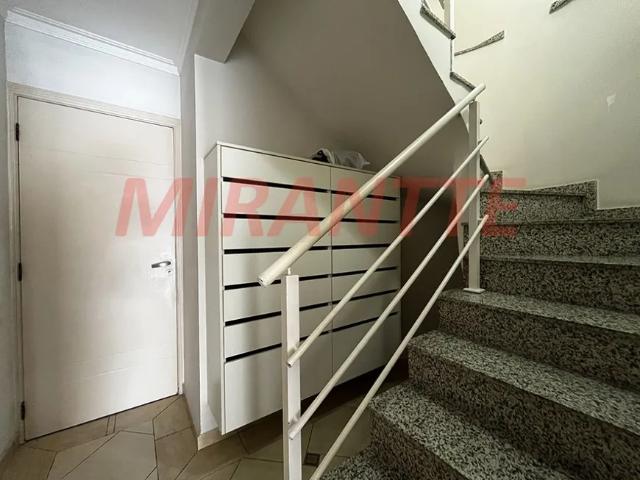 Sobrado de 184m² com 3 quartos em Santa Terezinha