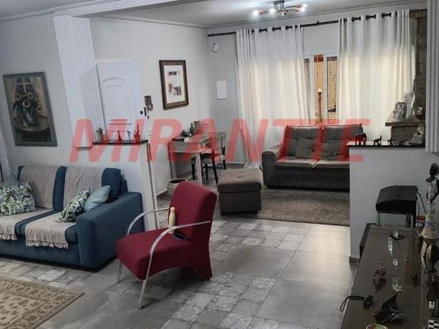Sobrado de 184m² com 4 quartos