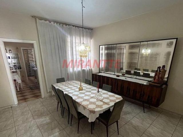 Sobrado de 188m² com 4 quartos