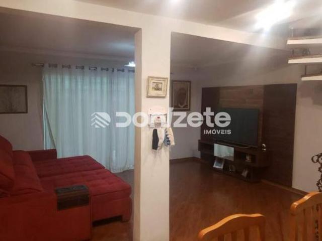 Sobrado de 190 m² no Valparaíso em Santo André 03 dormitórios, 02 vagas – Financia