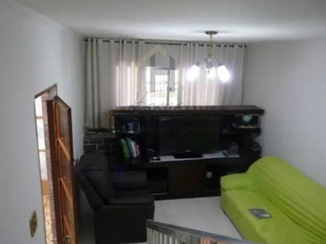 Sobrado de 190m² na Paulicéia, São Bernardo do Campo SP: 3 quartos, 2 suítes, 1 sala, 4 banheiros, 2