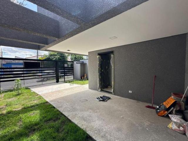 Sobrado de 191 m² com 3 quartos à venda em Capão Raso