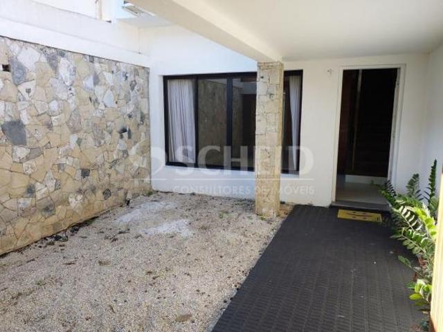 Sobrado de 195 m² com 3 quartos todo reformado na região do Campo Belo