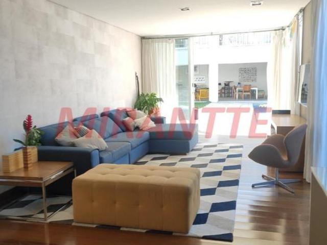 Sobrado de 1986m² com 3 quartos