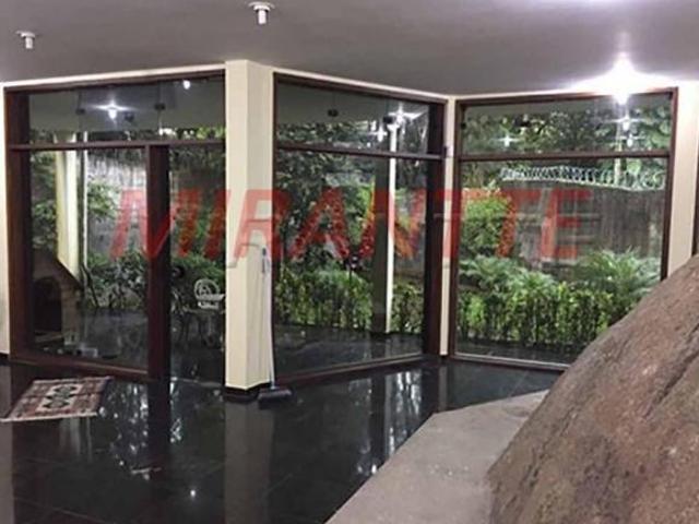 Sobrado de 1000m² com 5 quartos