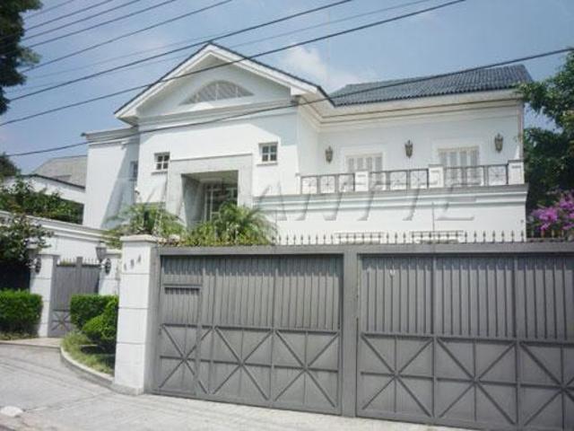 Sobrado de 1200m² com 5 quartos