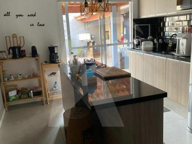Sobrado de 120 mts² em condomínio fechado, 2 quartos, 2 vagas, no Parque Mandaqui