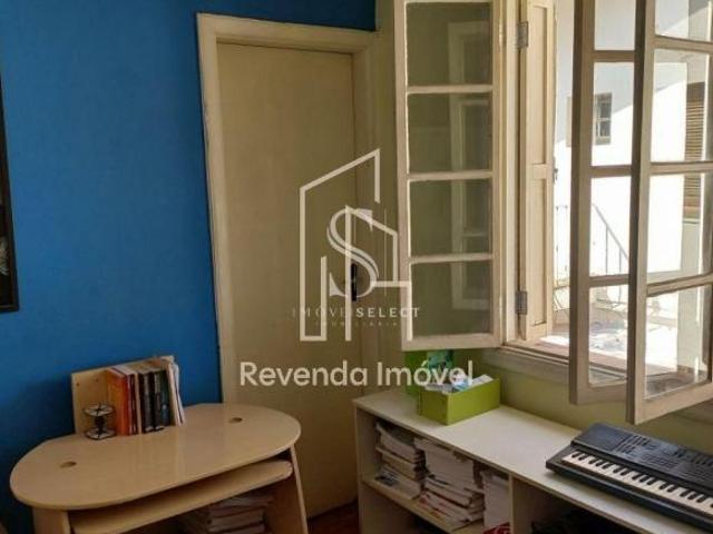 Sobrado de 120m² com 3 dormitórios, 2 banheiros, 2 vagas de garagem em Santo Ama