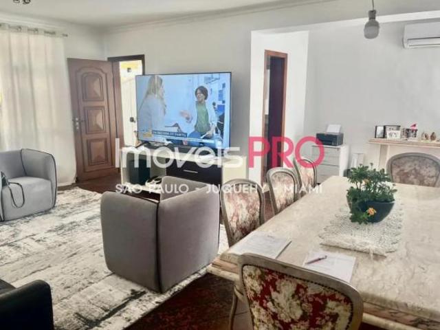 Sobrado de 122m2 com 3 dorm, todos suites e 4 vagas no Chácara Klabinprox do metro