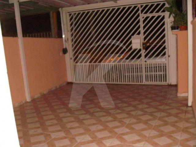 Sobrado de 128 mts², 2 quartos + edícula, 2 vagas, na Água Fria