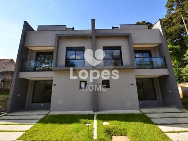 Sobrado de 131m² a venda no Santa Cândida
