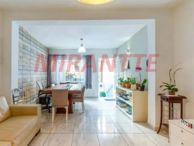 Sobrado de 137m² com 3 quartos em Água Fria