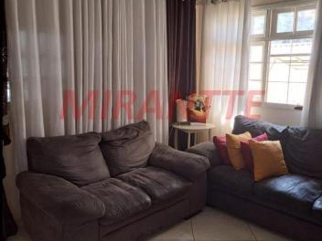 Sobrado de 240m² com 12 quartos