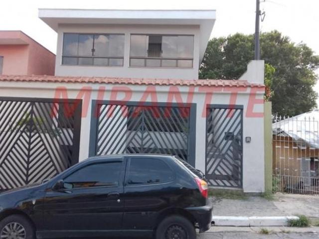 Sobrado de 240m² com 3 quartos