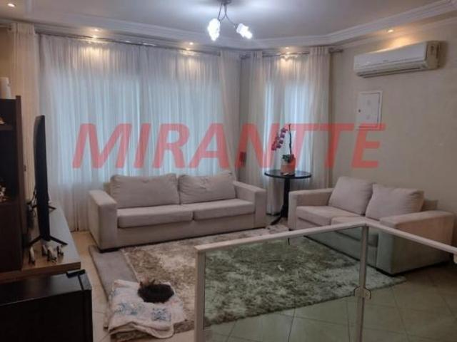 Sobrado de 240m² com 3 quartos