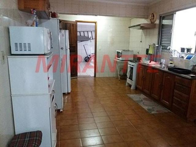 Sobrado de 240m² com 4 quartos