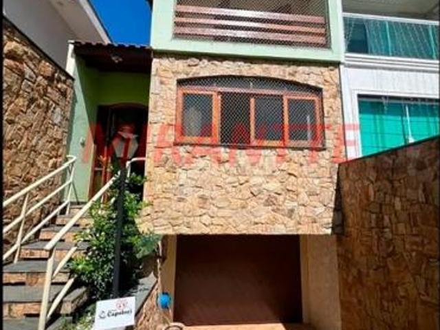 Sobrado de 240m² com 4 quartos